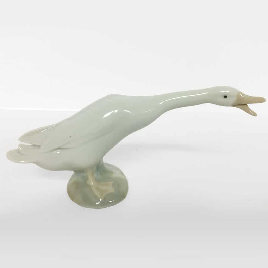 Lladro Honking Hissing Goose - Clyde on 4th Antiques & Collectables