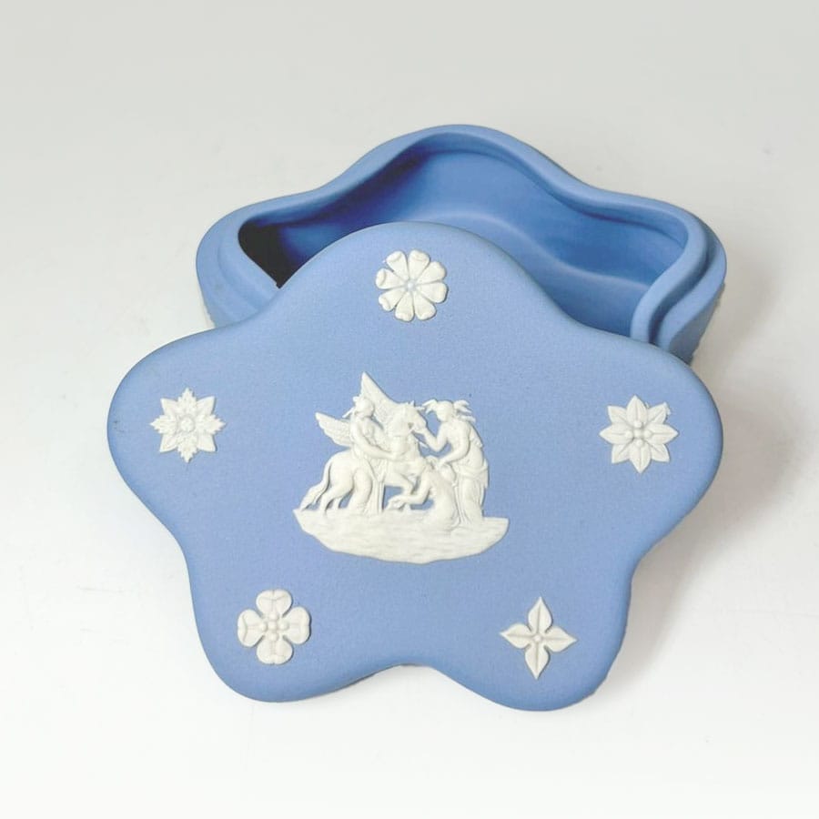 Wedgwood Jasperware Helios Trinket Box - Clyde on 4th Antiques ...
